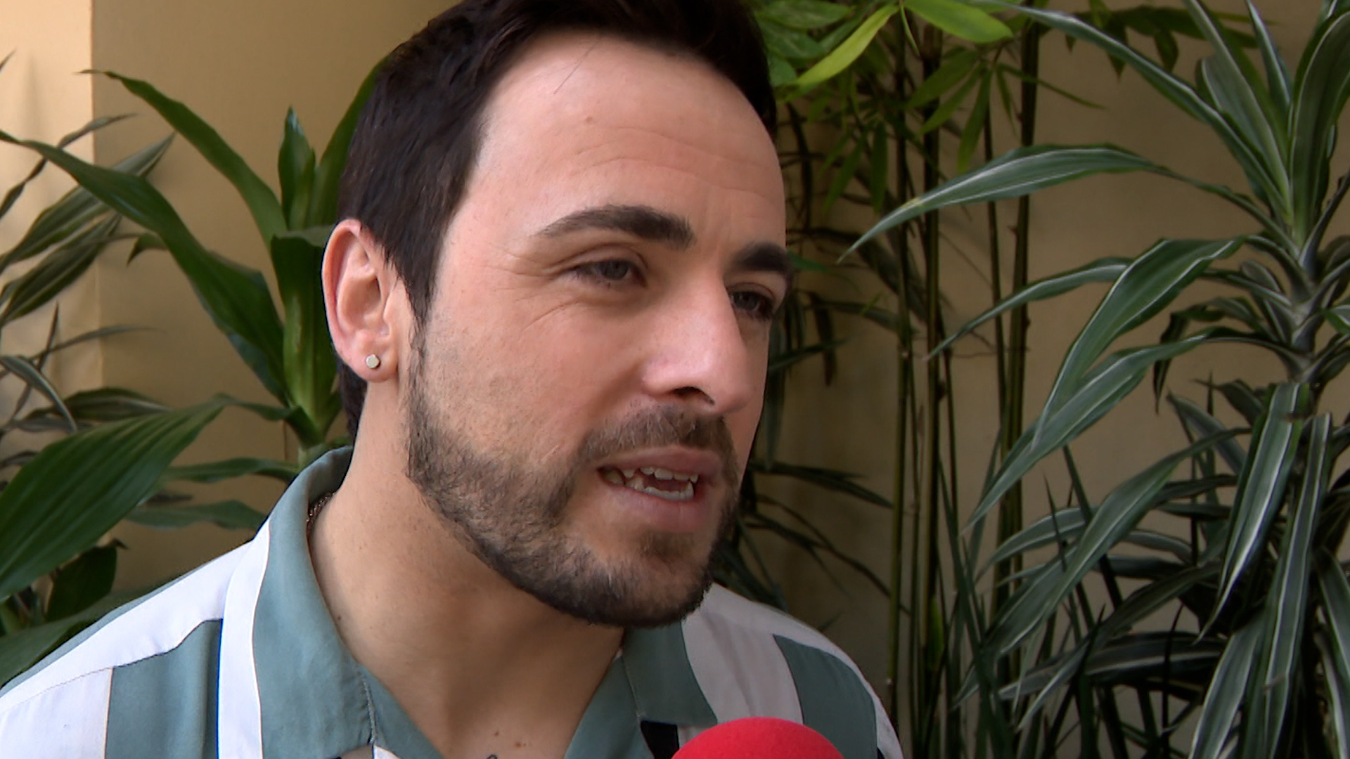 Martín Ricca desea trabajar con Belinda, pero ella no le contesta