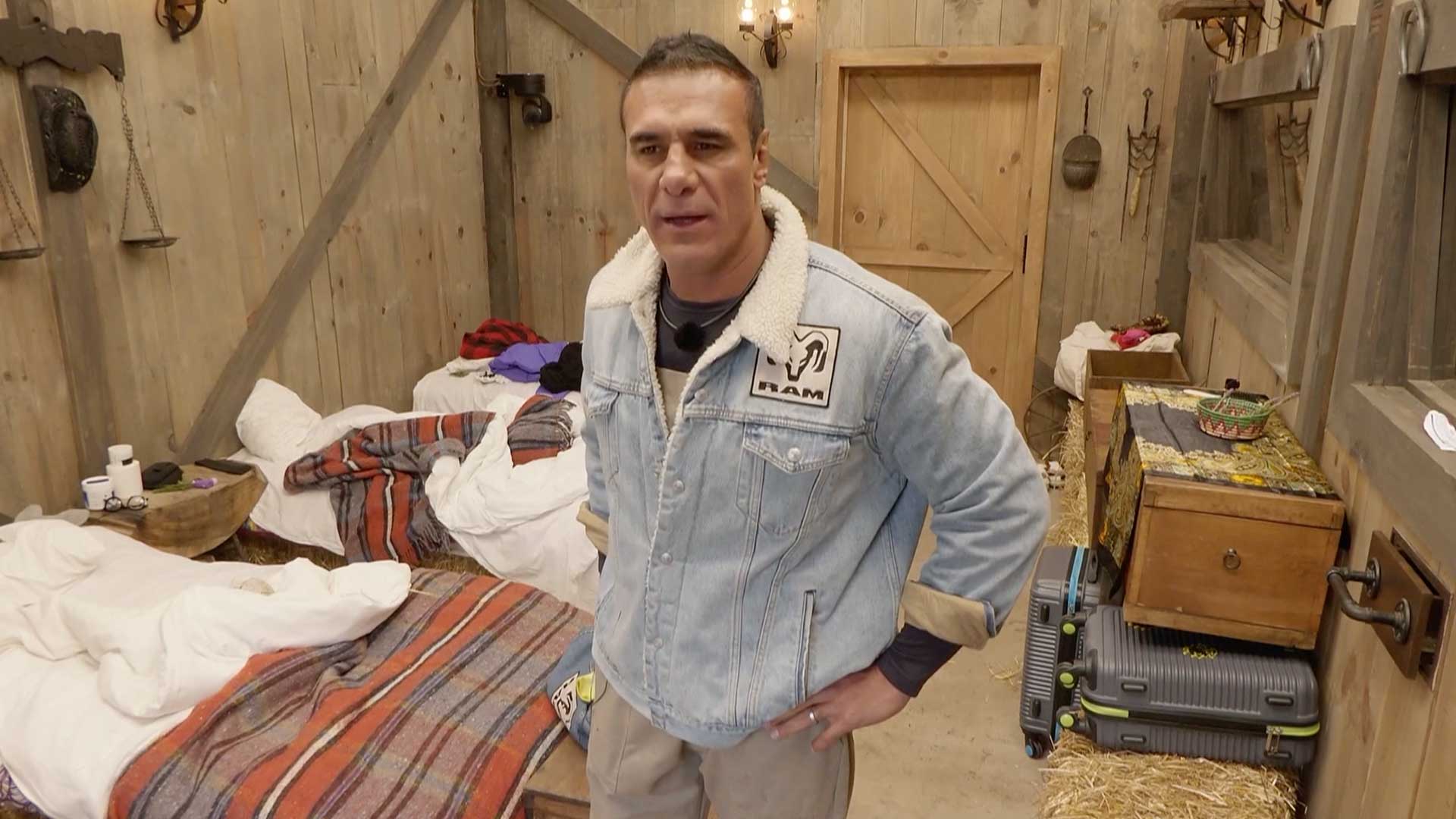 La Granja VIP | El Patrón comparte su vida como peón