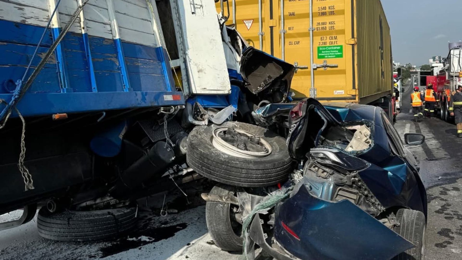 Choque vehicular causa congestión en la carretera México-Querétaro
