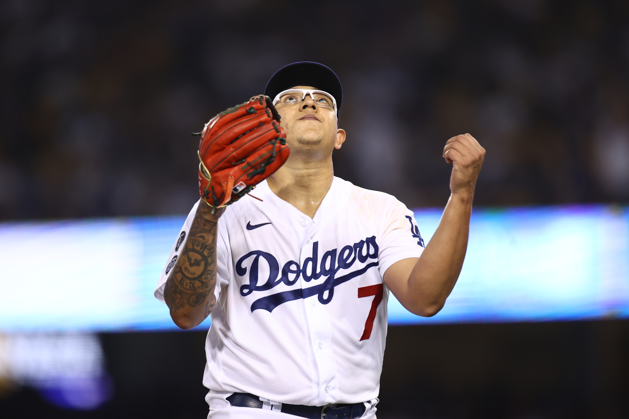 Julio Urías recibiría contrato millonario en agencia libre