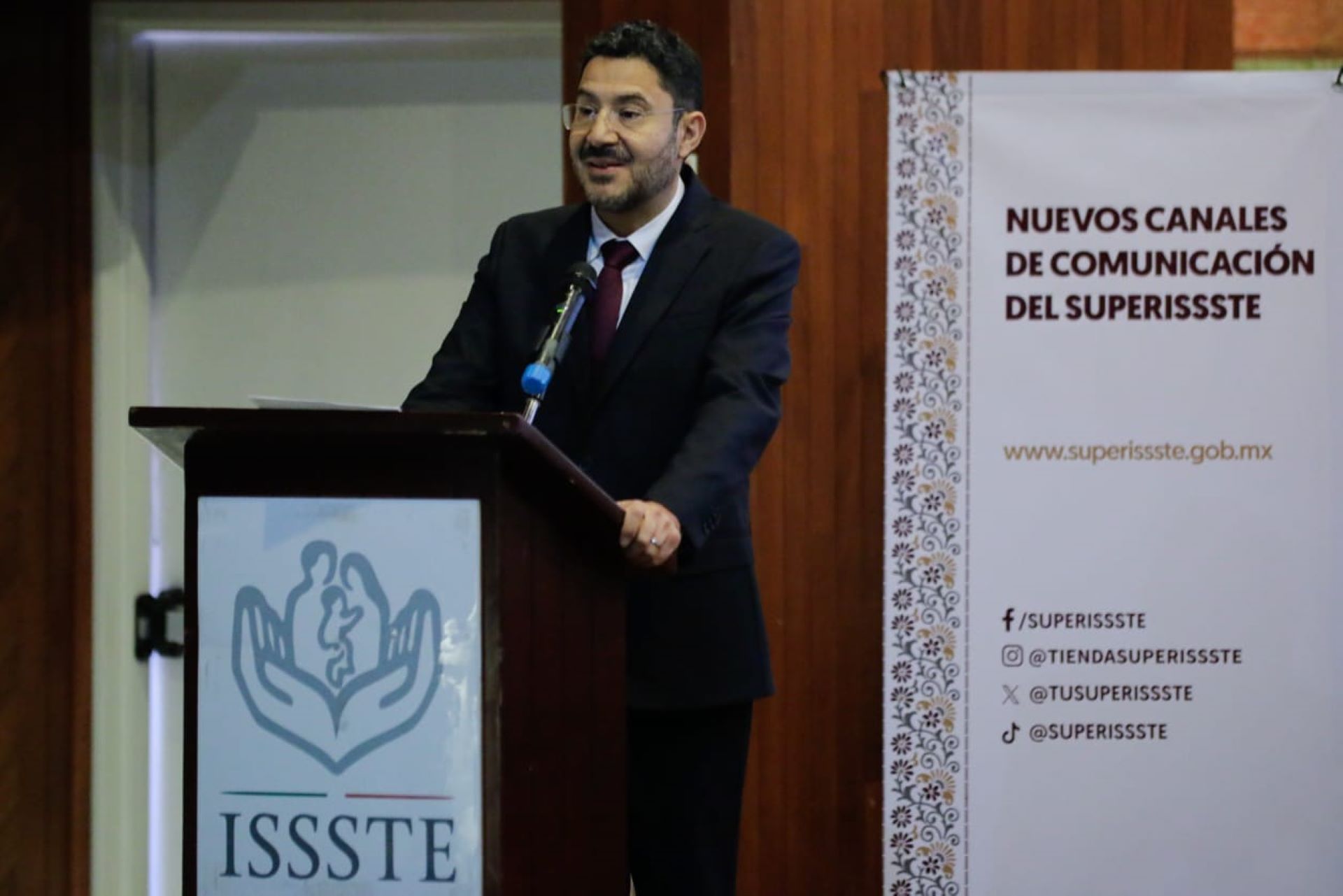 Presenta Superissste nuevos canales de comunicación