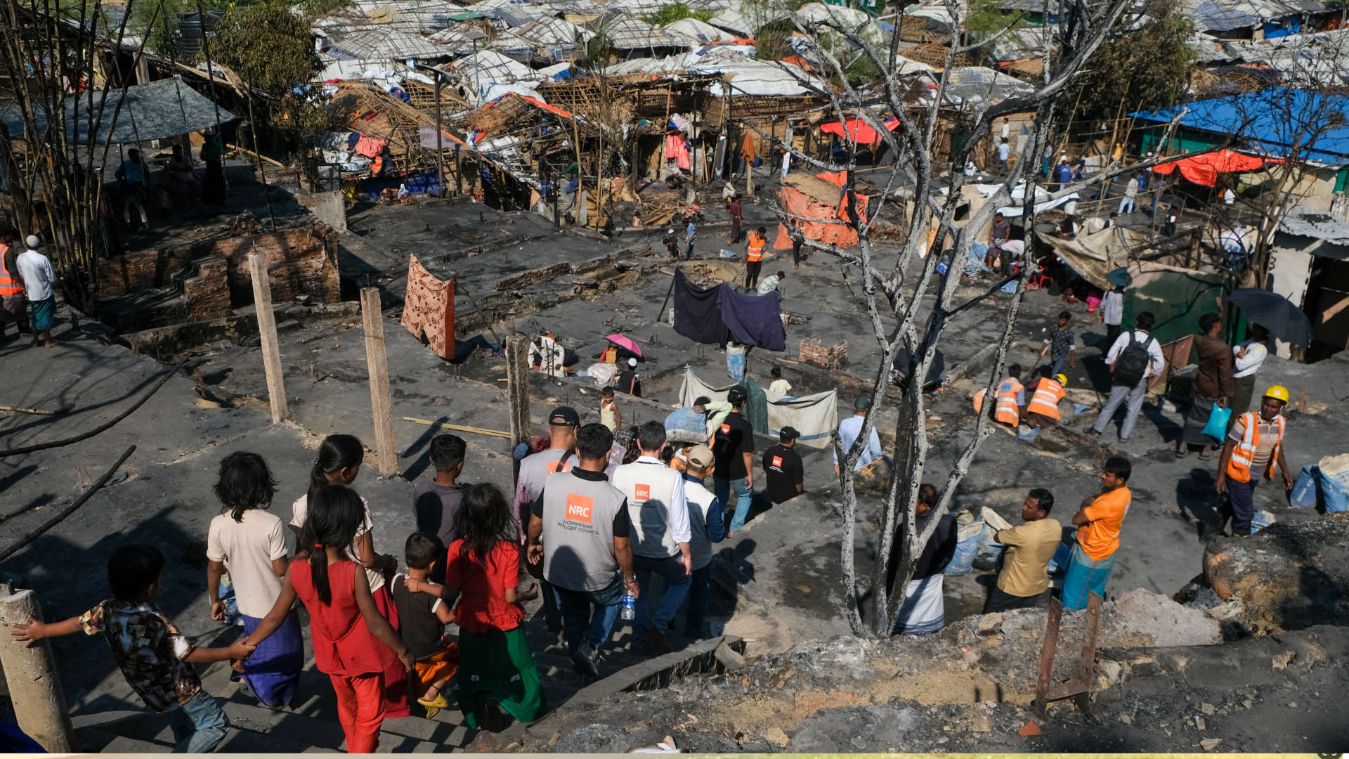 Incendio arrasa un campo de refugiados en Bangladesh