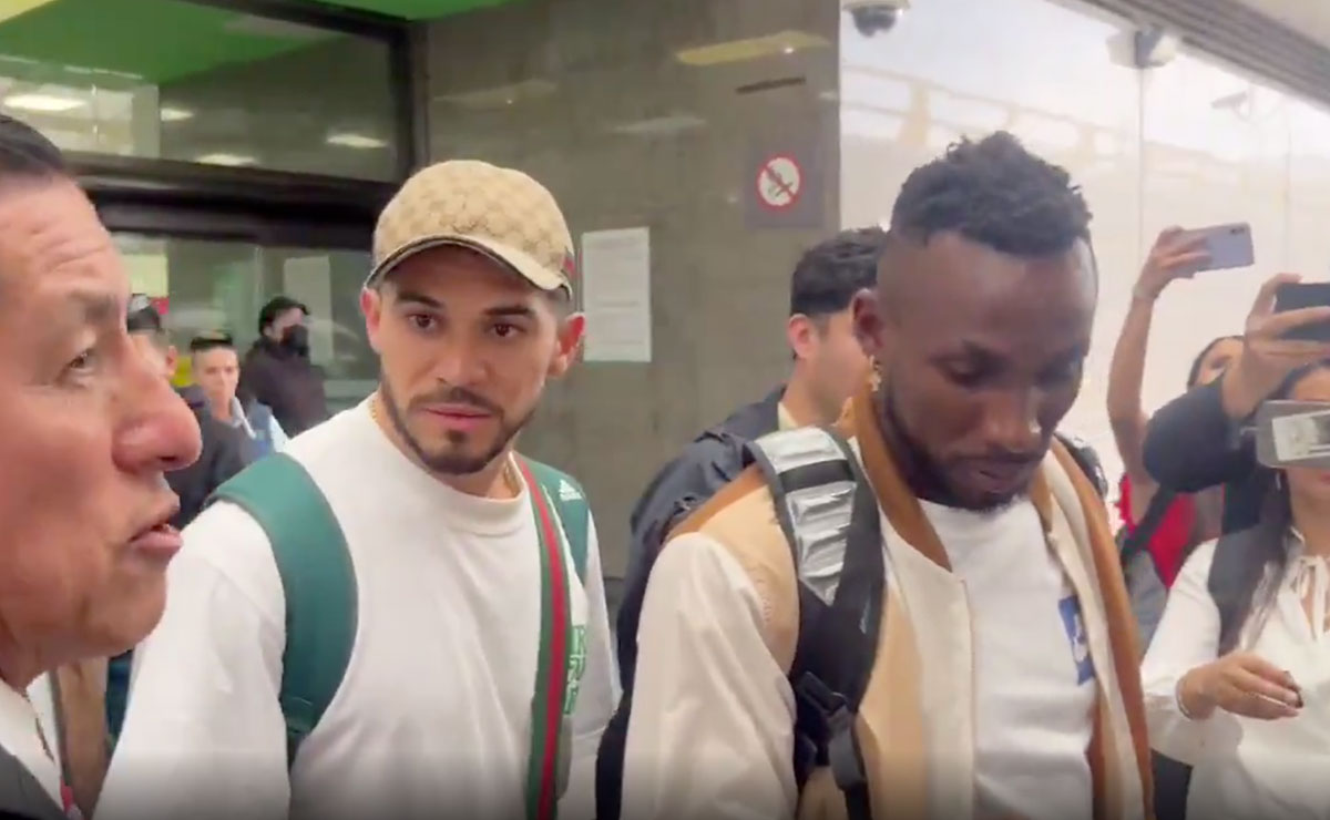 Llegada de Henry Martin y Julián Quiñones al aeropuerto Benito Juárez