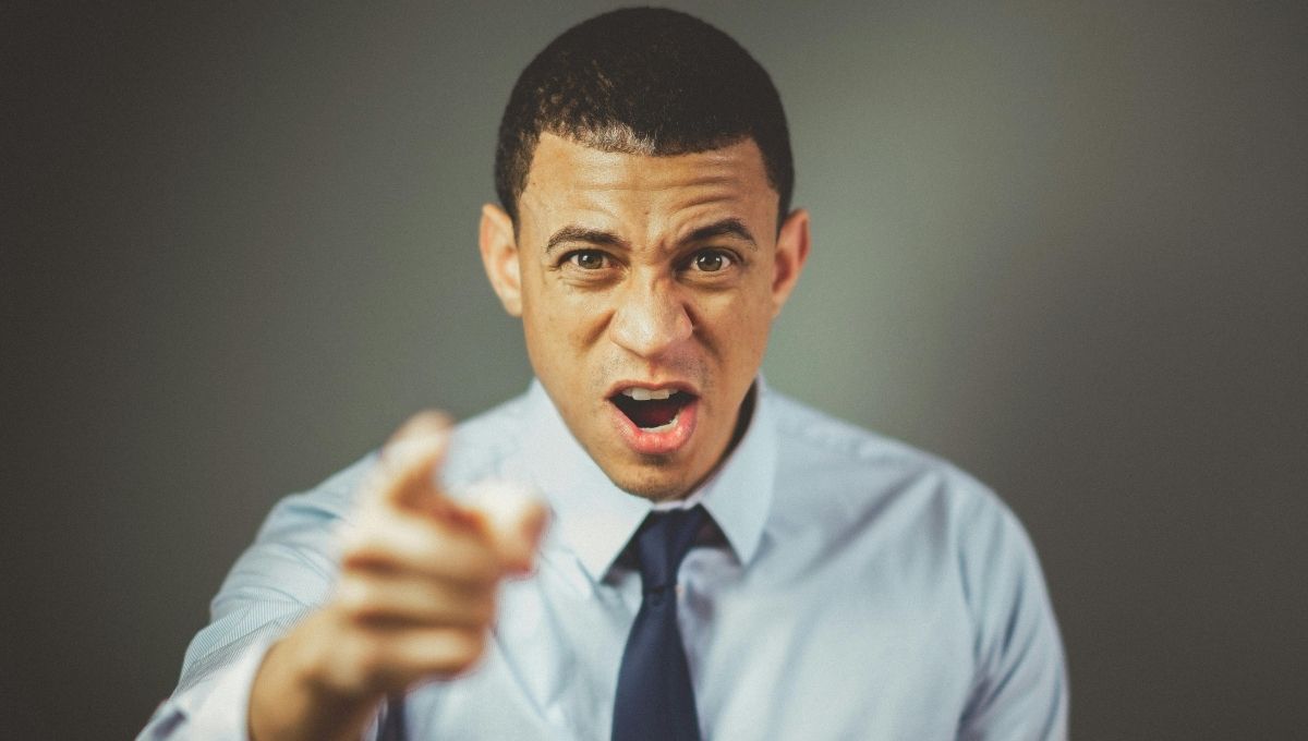 Psicología: Por estas razones una persona se suele criticar constantemente