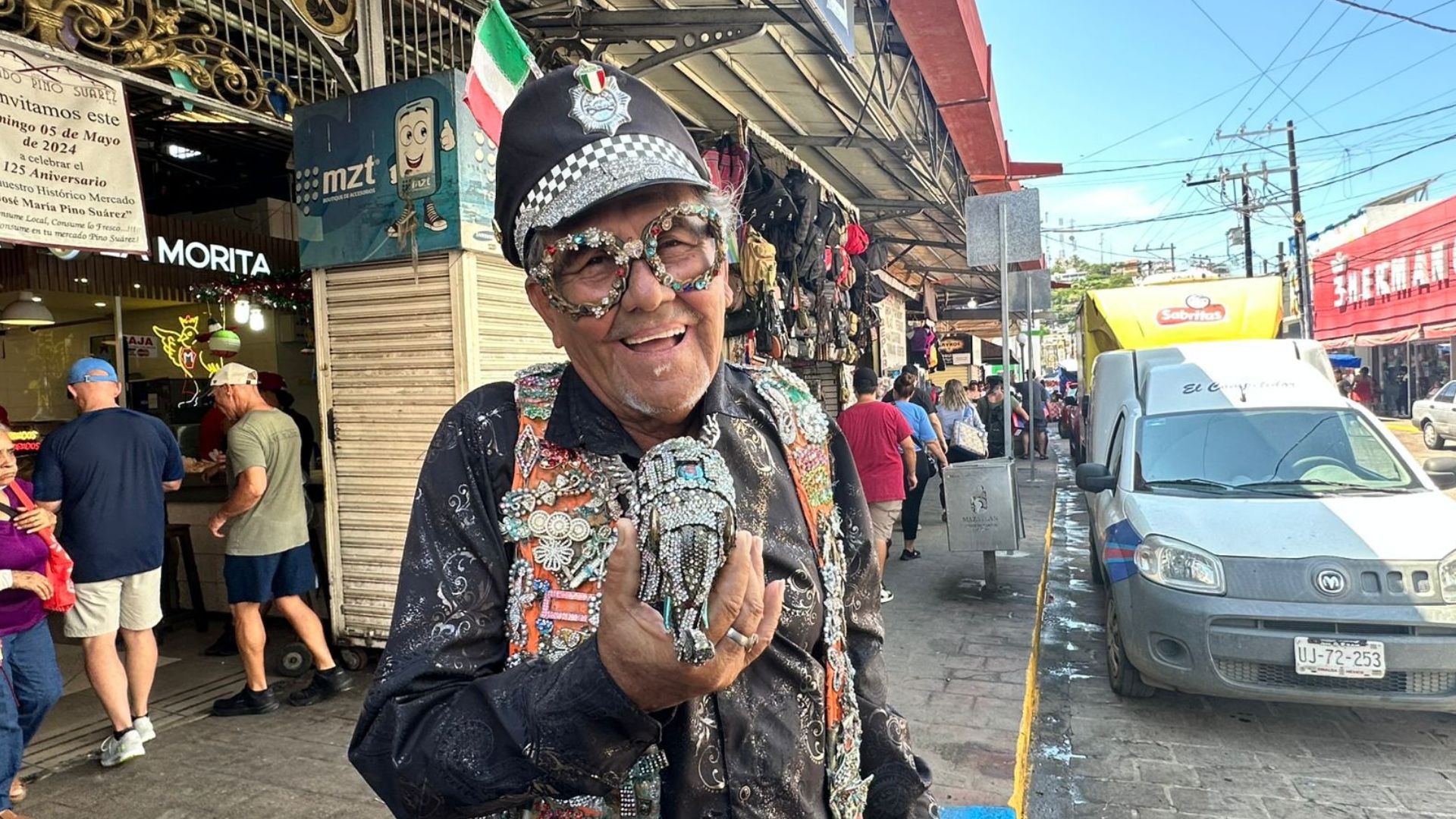 Conoce a Enrique, el “viene viene” con más estilo en Mazatlán; así hace ...